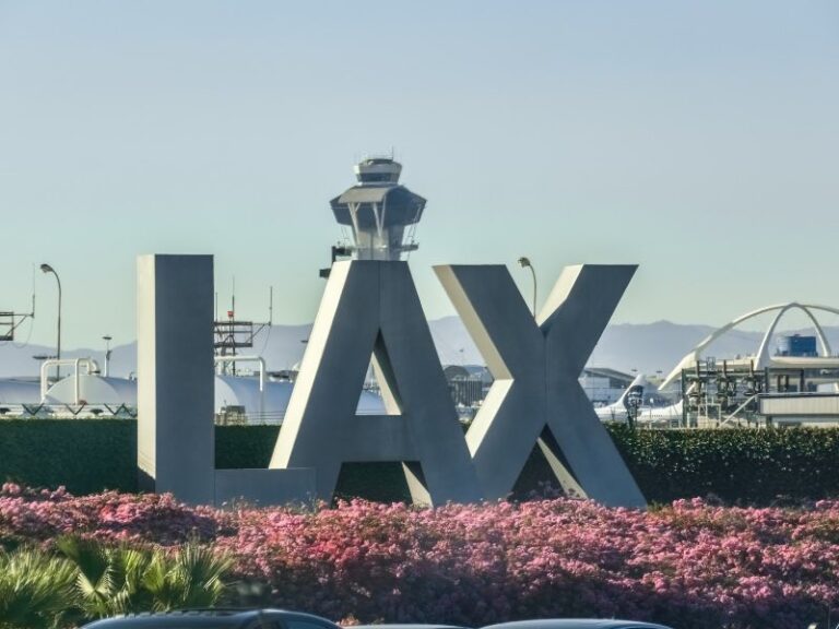 Ultimate Guide to Qatar Airways' Lounges at Doha Airport