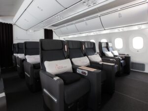 What to Expect on Qantas Flight QF3 to New York (via Auckland)