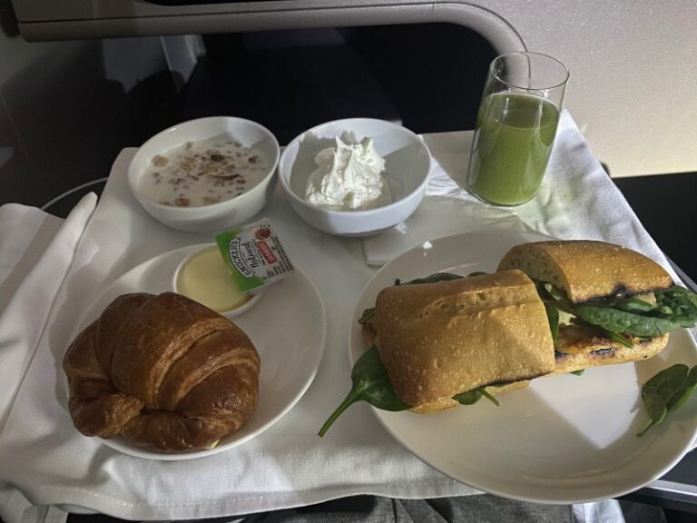 What to Expect Flying to Dallas on Qantas Flight QF7