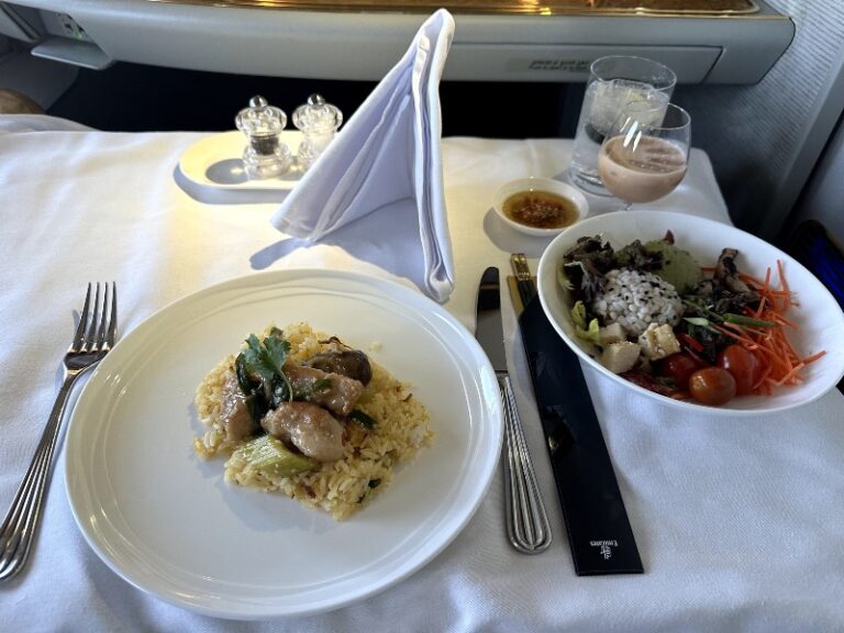 Emirates Boeing 777 First Class Review (Singapore-Melbourne)