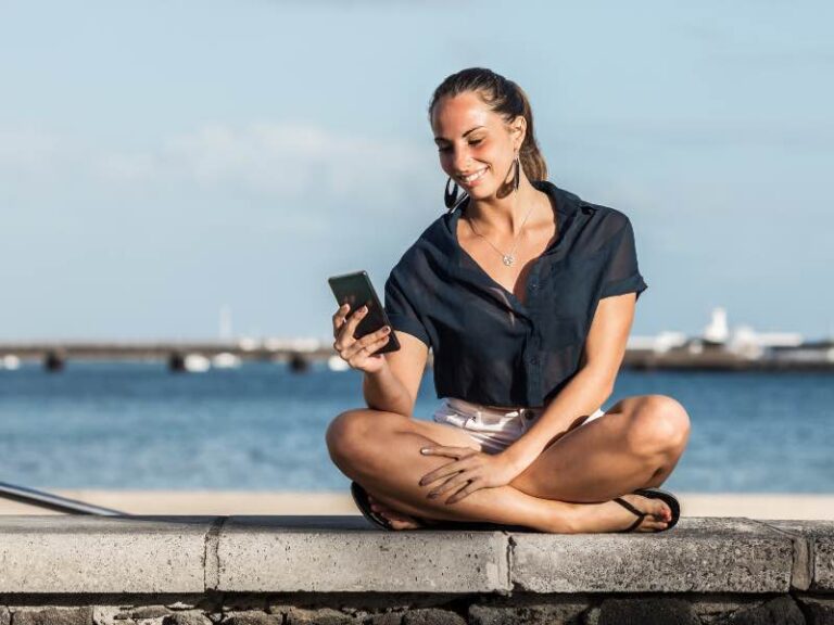 How Vodafone's $5 Roaming Compares to Optus & Telstra