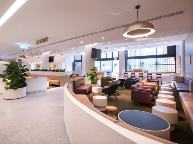 What to Expect Flying Qantas to Paris on QF33