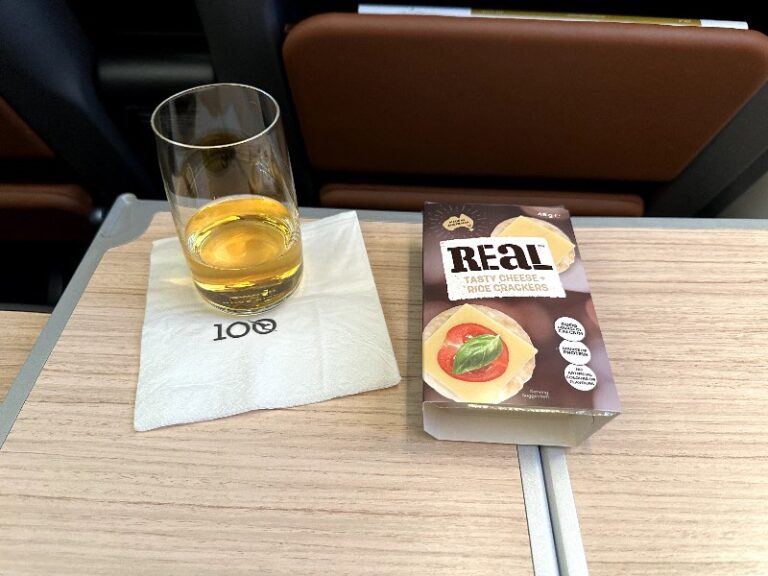 Qantas 787 Premium Economy Review (QF27 SYD-SCL)