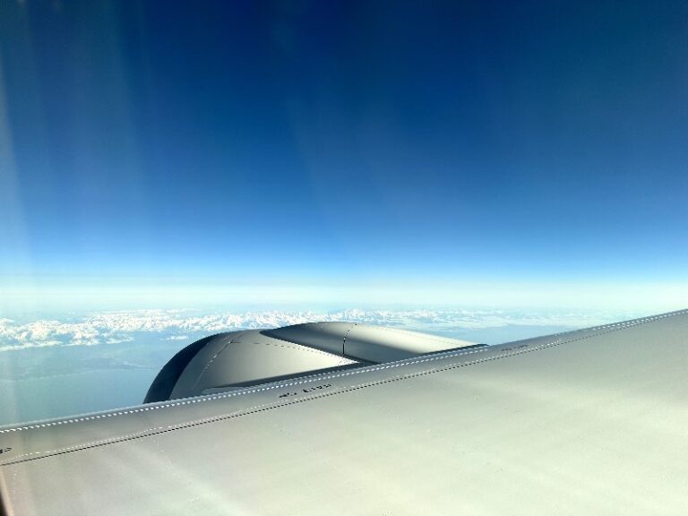 Qantas 787 Premium Economy Review (QF27 SYD-SCL)