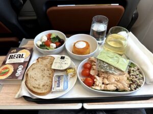 Qantas 787 Premium Economy Review (QF27 SYD-SCL)