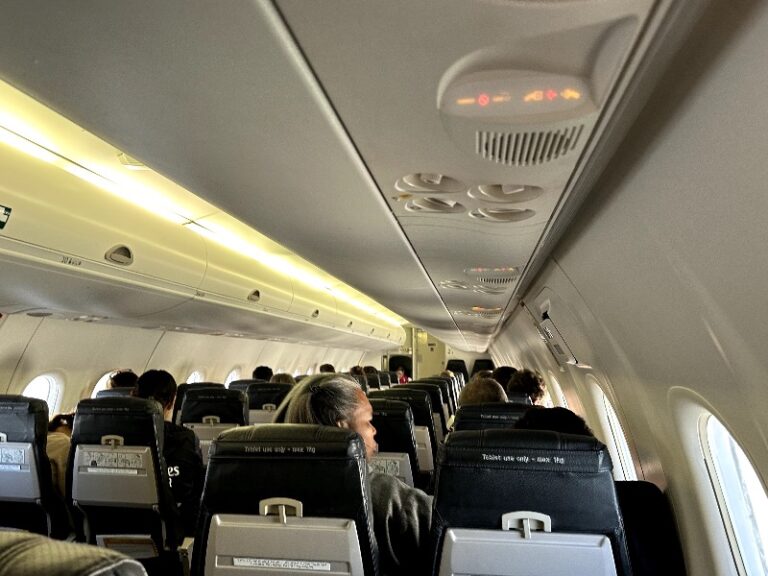 Your Guide to Flying the QantasLink Dash 8