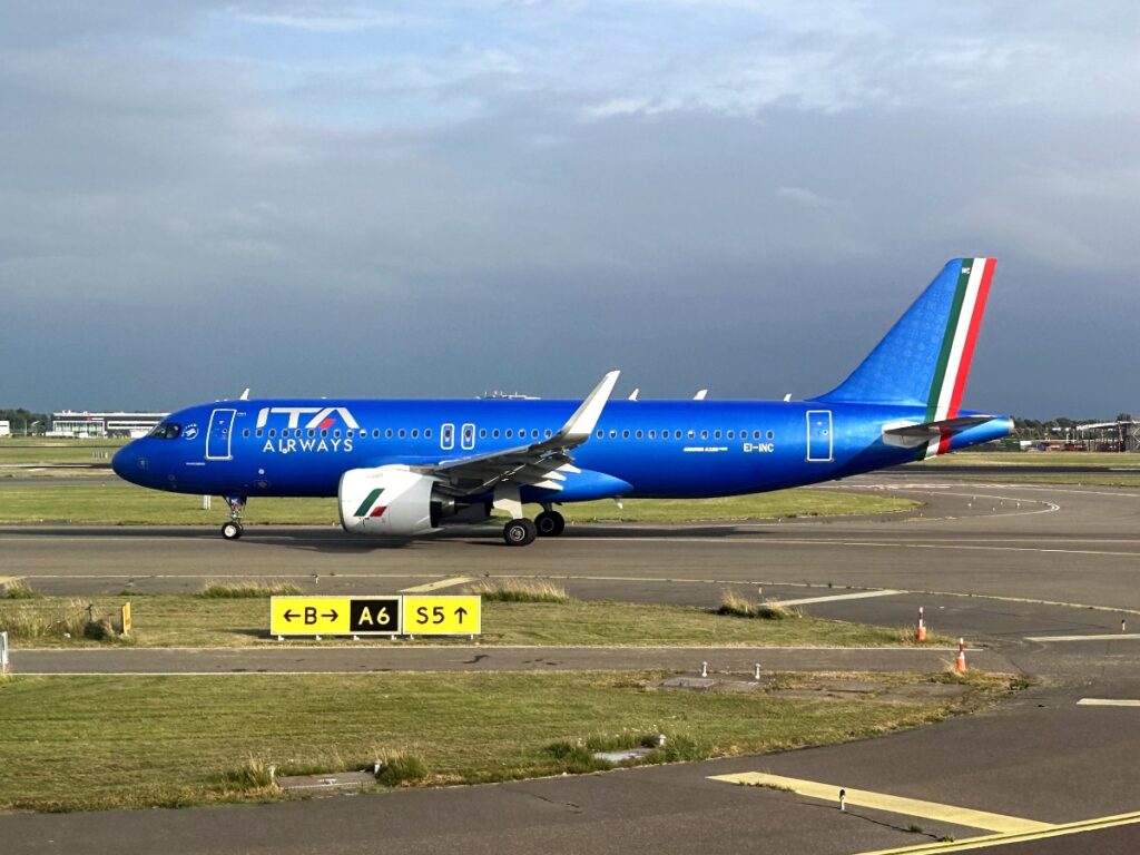 What to Expect on QF5 from Sydney to Rome via Perth