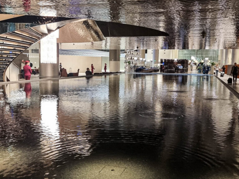 Ultimate Guide to Qatar Airways' Lounges at Doha Airport