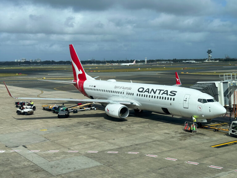 Review: Qantas Boeing 737-800 Economy Class in 2025