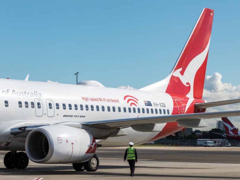 What to Expect on Qantas Flight QF3 to New York (via Auckland)